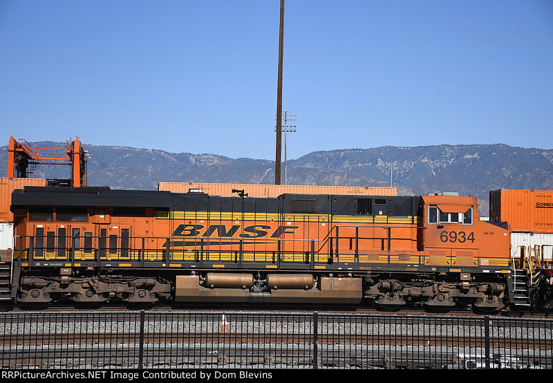 BNSF 6934